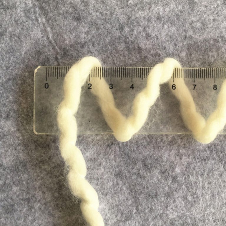 Fluffy high elasticity soft wool yarn