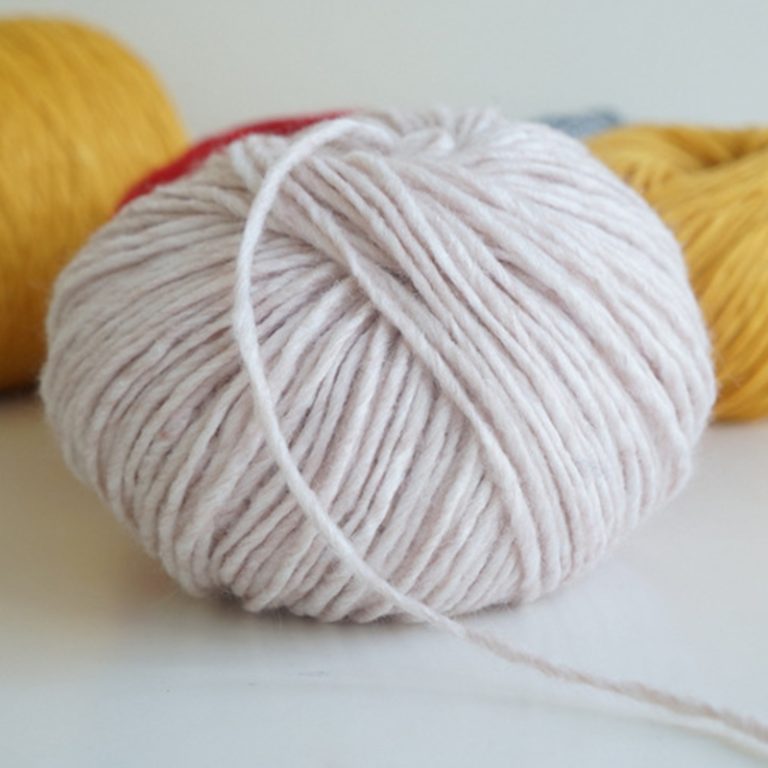 High quality spherical packing wool yarn