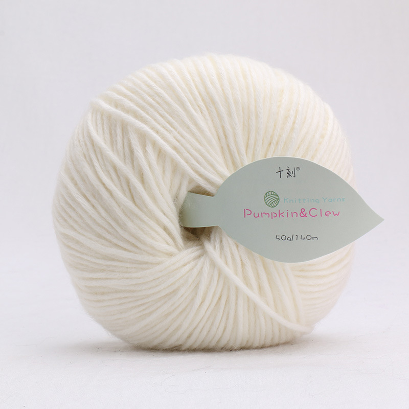 Home knitting soft cashmere yarn